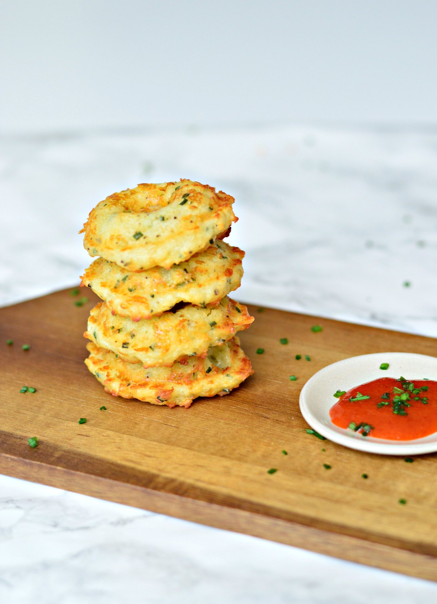 Say cheese: Mini gouda, chive and black pepper doughnuts - DIY home ...