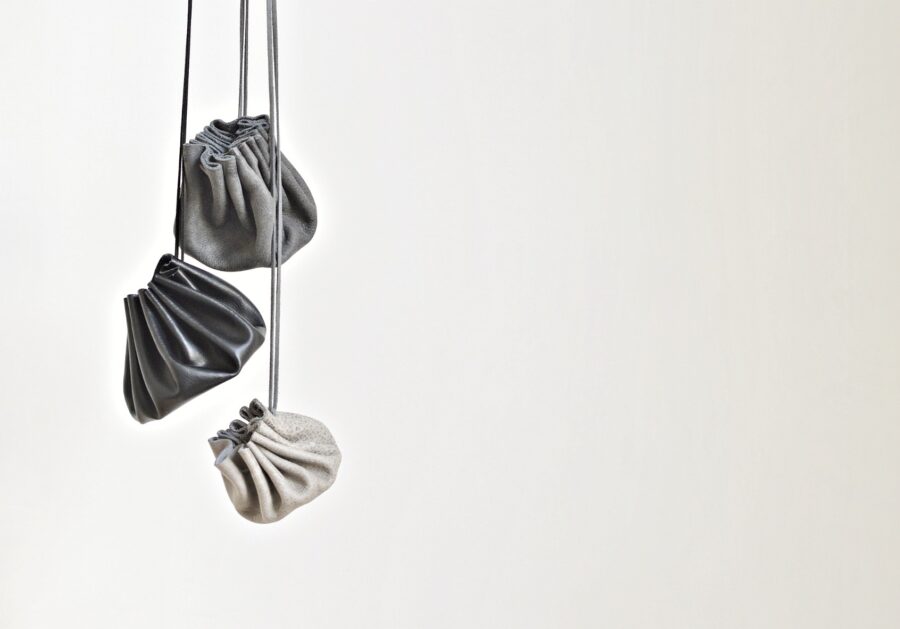 Leather drawstring pouch diy - DIY home decor - Your DIY Family