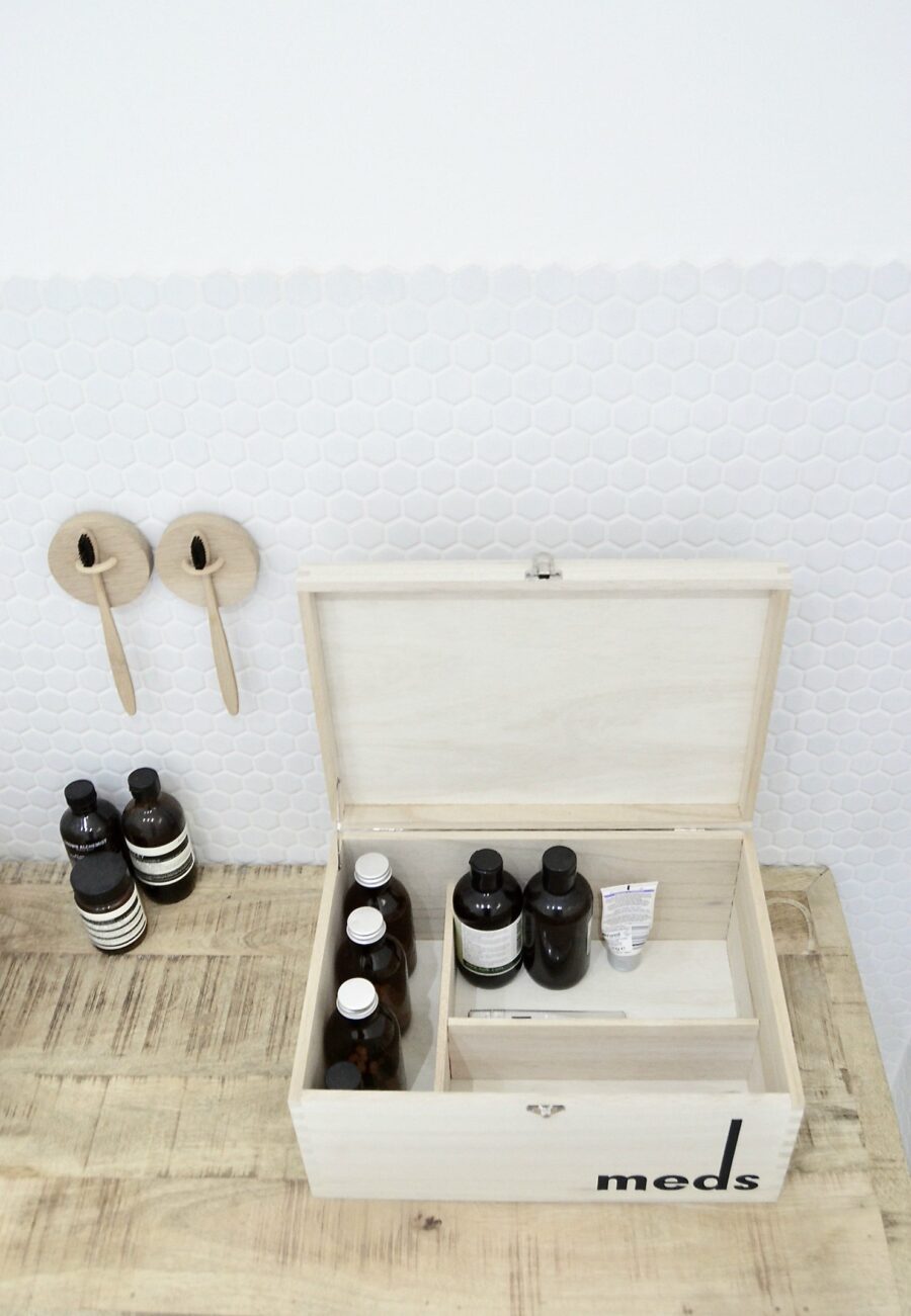 Medicine storage box diy - DIY home decor - Your DIY Family