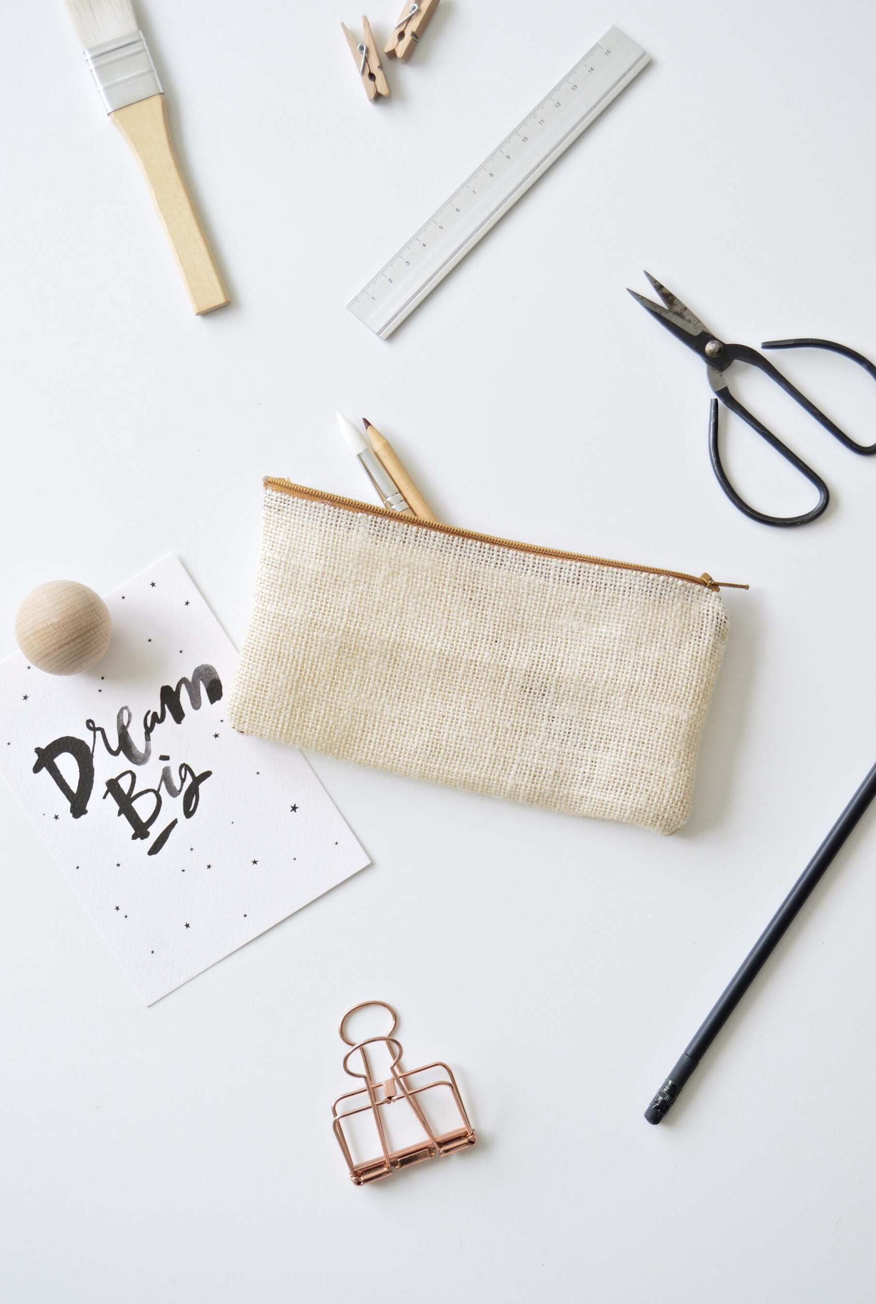 DIY no sew pencil case in natural jute (burlap) - DIY home decor - Your ...