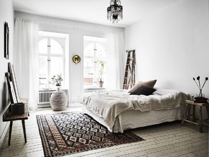 Home tour | Bright white apartment with vintage accents - Your DIY Family