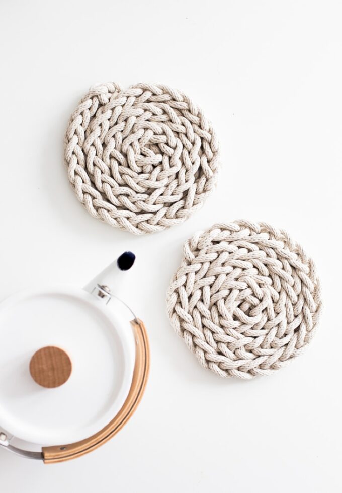 5 minimalist DIY trivet ideas - DIY home decor - Your DIY Family