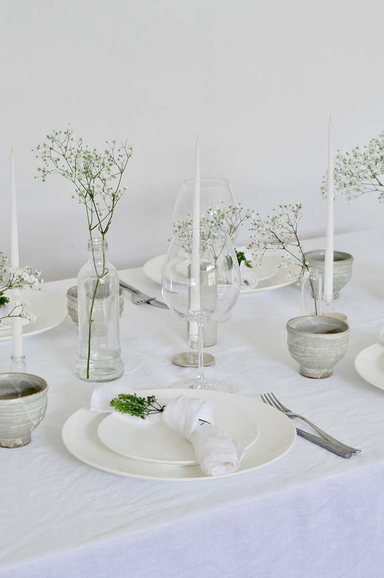 Spring style: A simple white table setting with baby's breath - DIY ...