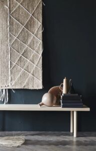 Little decor ideas for big impact: hanging rugs as wall art - DIY home ...