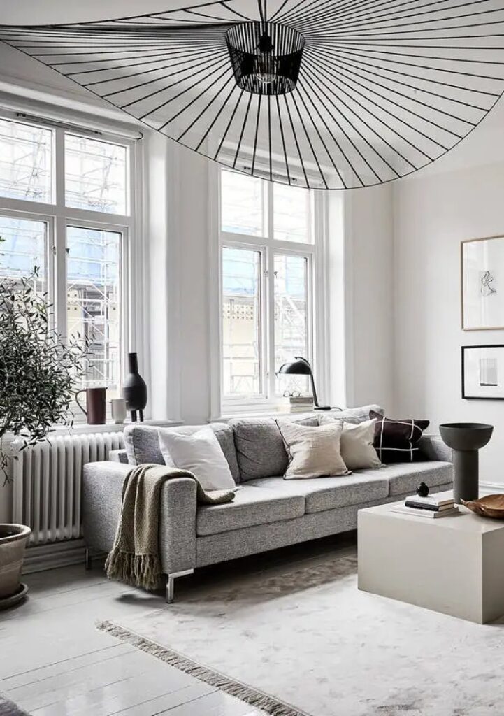 3 striking colour combinations with white walls (in neutral tones)